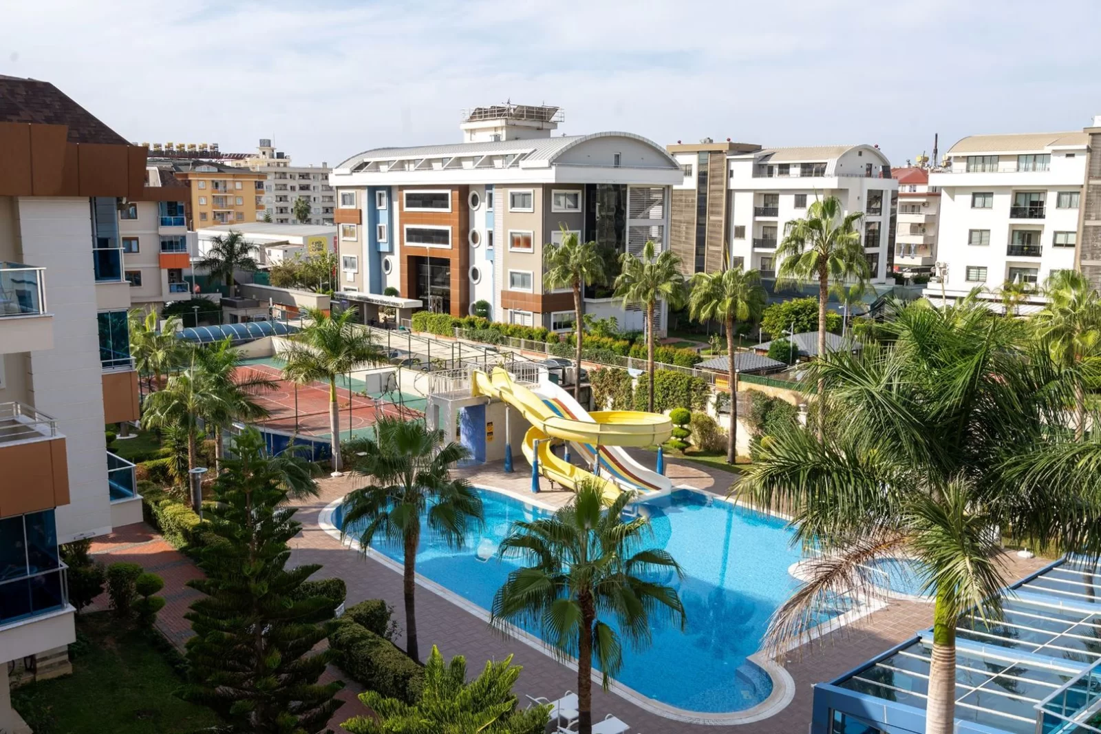 LUXURY 4+1 FURNISHED 260 SQM PENTHOUSE IN A PRESTIGIOUS COMPLEX IN ...