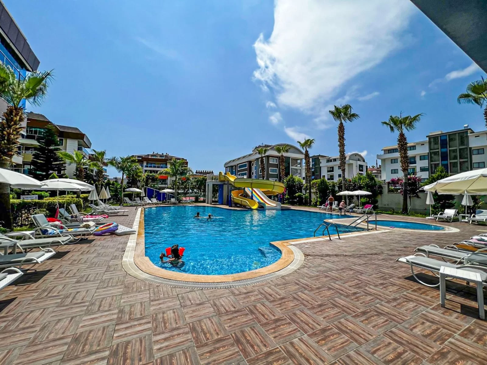 LUXURY 4+1 FURNISHED 260 SQM PENTHOUSE IN A PRESTIGIOUS COMPLEX IN ...