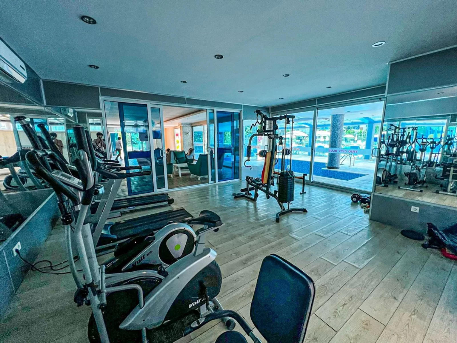 LUXURY 4+1 FURNISHED 260 SQM PENTHOUSE IN A PRESTIGIOUS COMPLEX IN ...