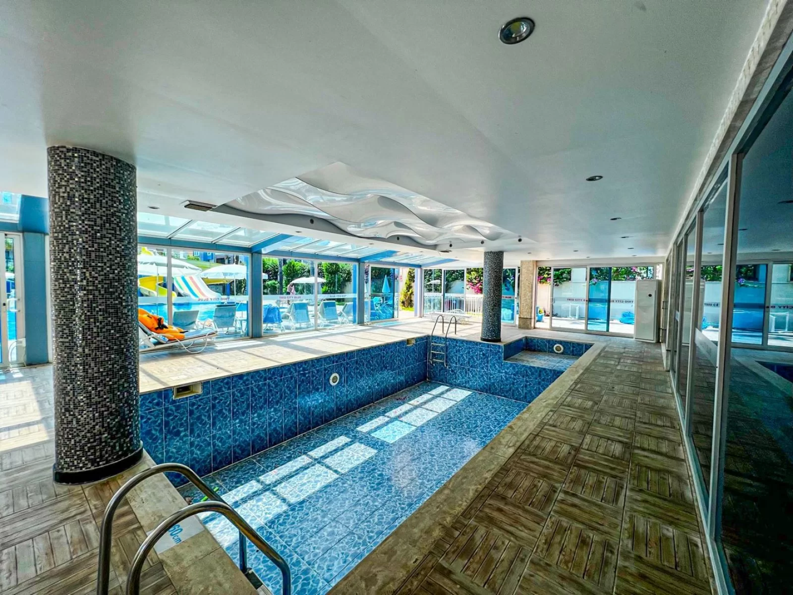 LUXURY 4+1 FURNISHED 260 SQM PENTHOUSE IN A PRESTIGIOUS COMPLEX IN ...